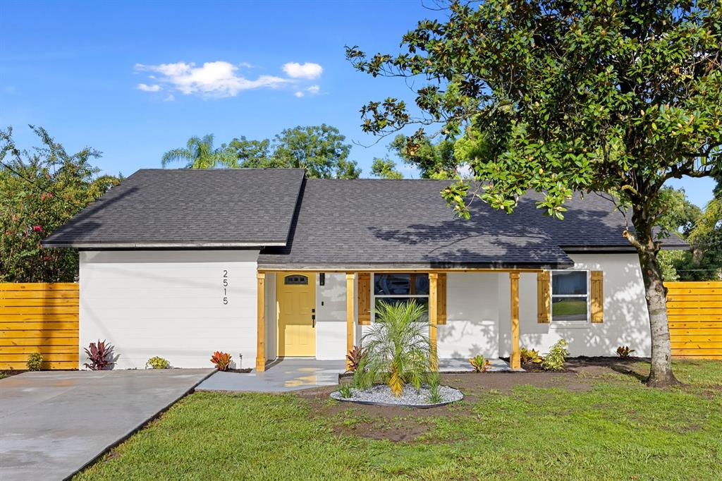 Casa Recien Renovada y Moderna - En Azul y Verde